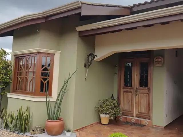 Casa / Sobrado para Venda em Atibaia/SP Vila Petrópolis 3 Quartos