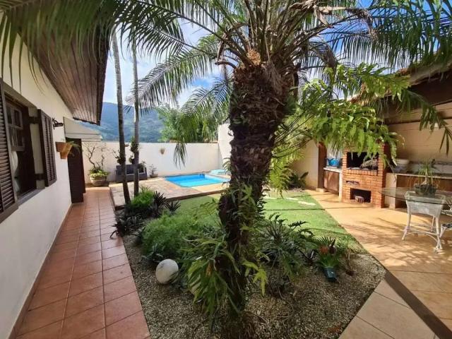 Casa / Sobrado para Venda em Atibaia/SP Vila Petrópolis 3 Quartos