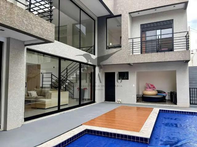 Casa / Sobrado para Venda em Atibaia/SP Vila Petrópolis 4 Quartos