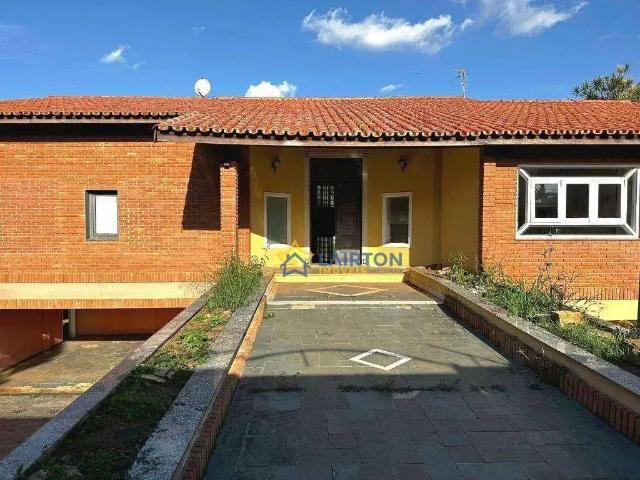 Casa / Sobrado para Venda em Atibaia/SP Vila Petrópolis 4 Quartos