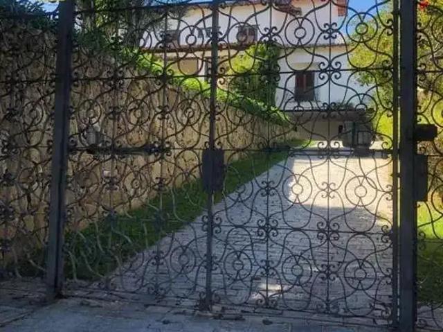 Casa / Sobrado para Venda em Atibaia/SP Vila Santista 4 Quartos