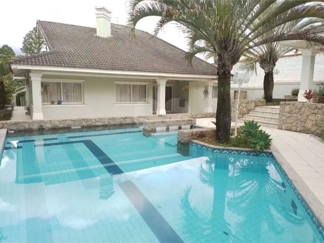Casa / Sobrado para Venda em Atibaia/SP Vila Santista 4 Quartos