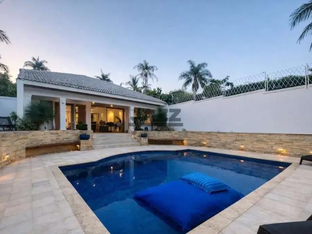 Casa / Sobrado para Venda em Atibaia/SP Vila Santista 4 Quartos