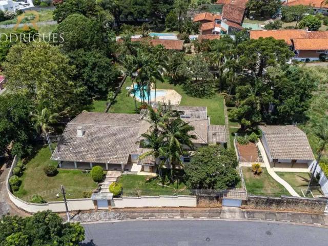 Casa / Sobrado para Venda em Atibaia/SP Vila Santista 5 Quartos