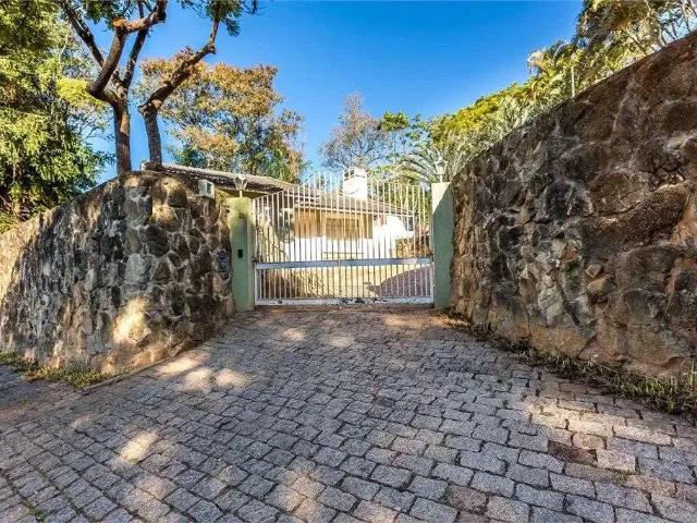 Casa / Sobrado para Venda em Atibaia/SP Vila Santista 9 Quartos