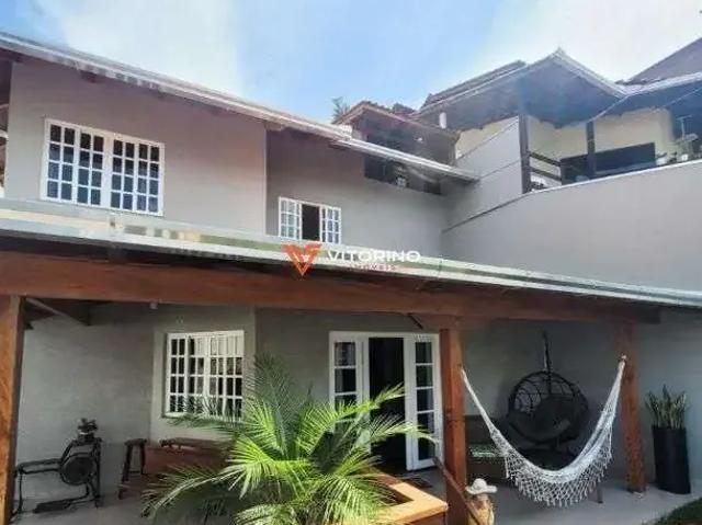 Casa / Sobrado para Venda em Balneário Camboriú/SC Ariribá 3 Quartos