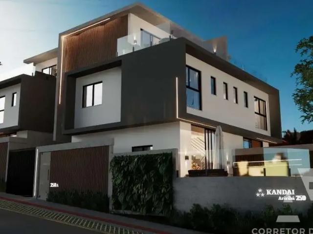 Casa / Sobrado para Venda em Balneário Camboriú/SC Ariribá 3 Quartos