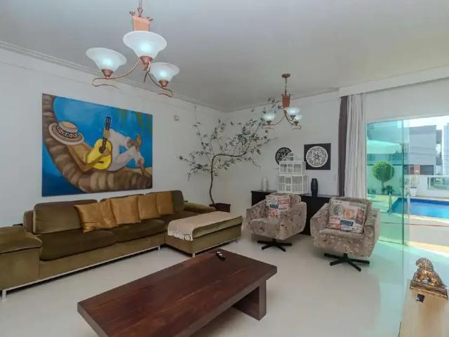 Casa / Sobrado para Venda em Balneário Camboriú/SC Ariribá 3 Quartos