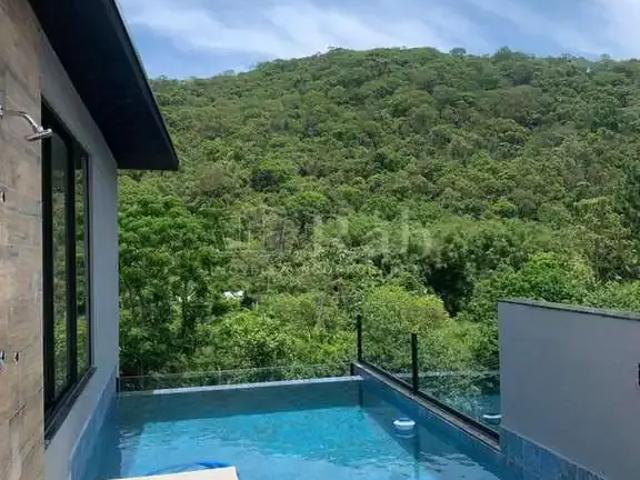 Casa / Sobrado para Venda em Balneário Camboriú/SC Ariribá 3 Quartos