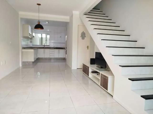 Casa / Sobrado para Venda em Balneário Camboriú/SC Ariribá 3 Quartos