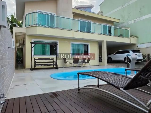 Casa / Sobrado para Venda em Balneário Camboriú/SC Ariribá 4 Quartos
