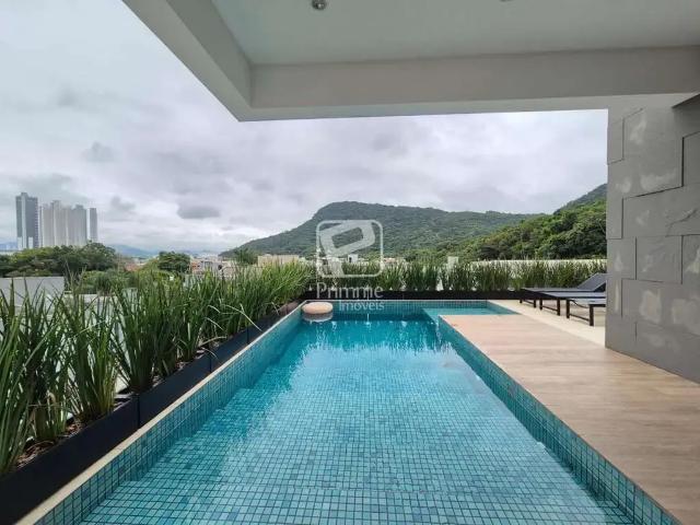 Casa / Sobrado para Venda em Balneário Camboriú/SC Barra 4 Quartos