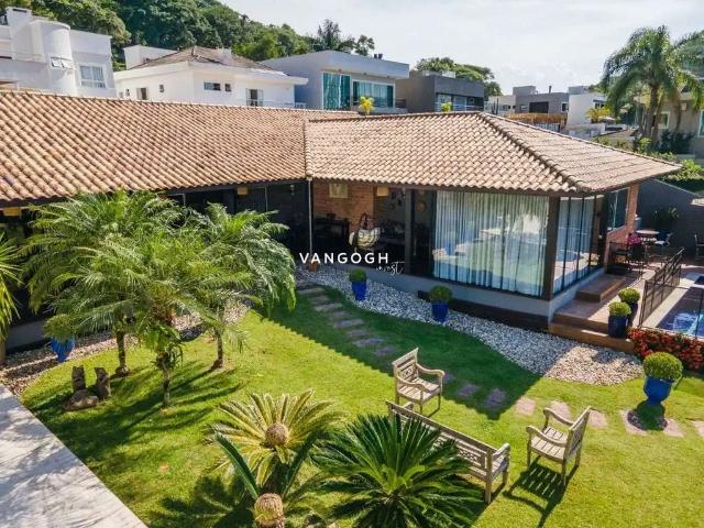 Casa / Sobrado para Venda em Balneário Camboriú/SC Barra 4 Quartos