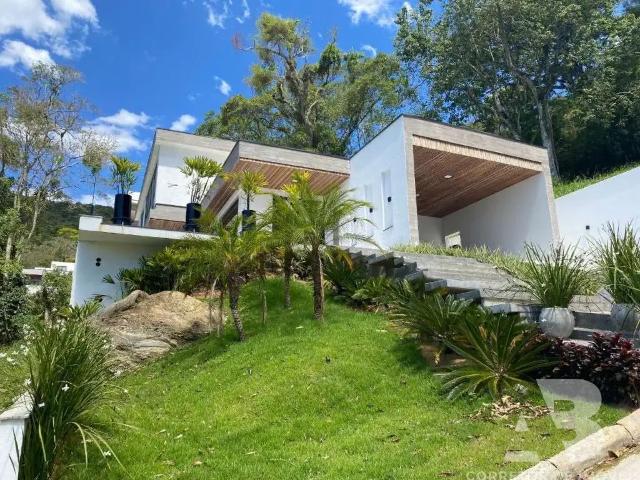 Casa / Sobrado para Venda em Balneário Camboriú/SC Barra 4 Quartos