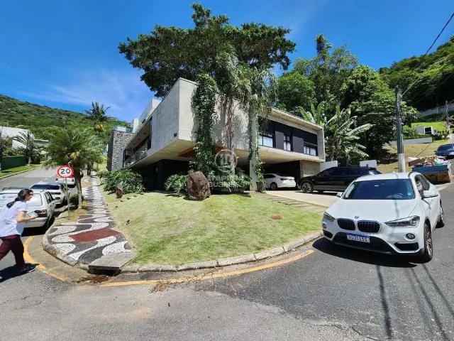 Casa / Sobrado para Venda em Balneário Camboriú/SC Barra 4 Quartos