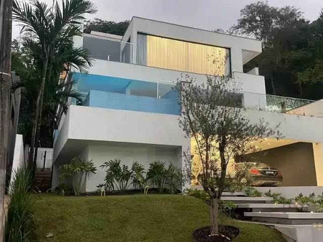 Casa / Sobrado para Venda em Balneário Camboriú/SC Barra 5 Quartos