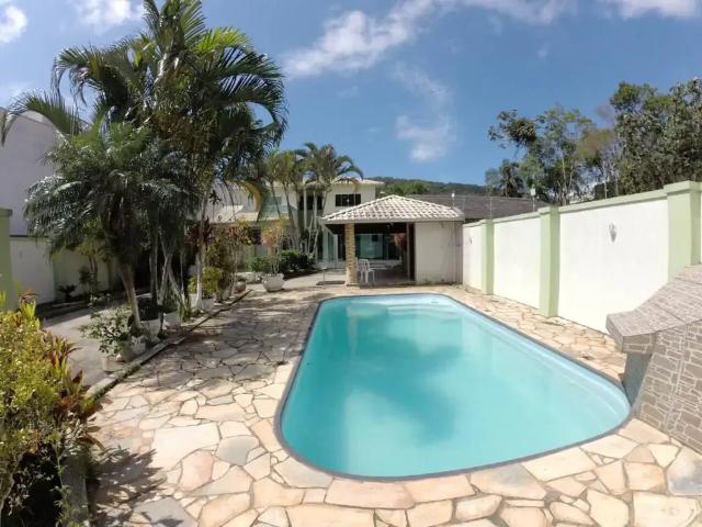 Casa / Sobrado para Venda em Balneário Camboriú/SC Barra 3 Quartos