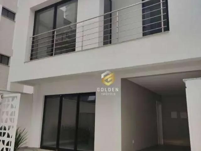 Casa / Sobrado para Venda em Balneário Camboriú/SC Centro 3 Quartos