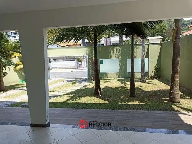 Casa / Sobrado para Venda em Balneário Camboriú/SC Centro 3 Quartos