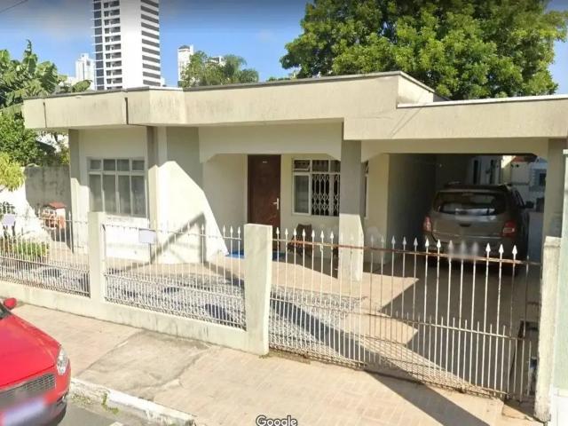 Casa / Sobrado para Venda em Balneário Camboriú/SC Centro 3 Quartos