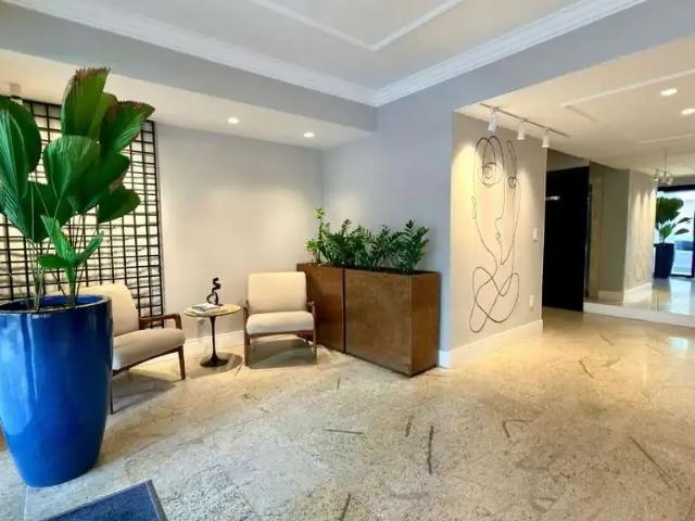 Casa / Sobrado para Venda em Balneário Camboriú/SC Centro 3 Quartos