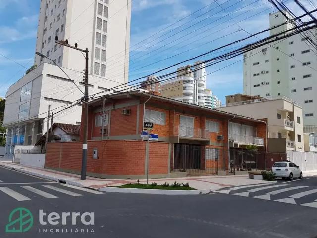 Casa / Sobrado para Venda em Balneário Camboriú/SC Centro 7 Quartos