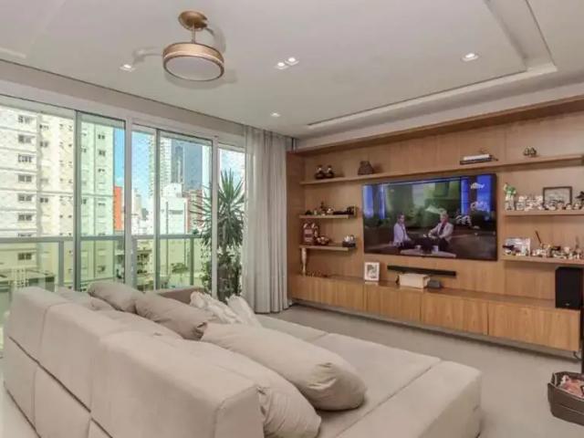 Casa / Sobrado para Venda em Balneário Camboriú/SC Centro 4 Quartos