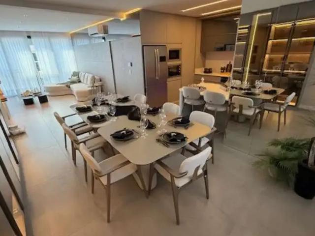 Casa / Sobrado para Venda em Balneário Camboriú/SC Centro 4 Quartos