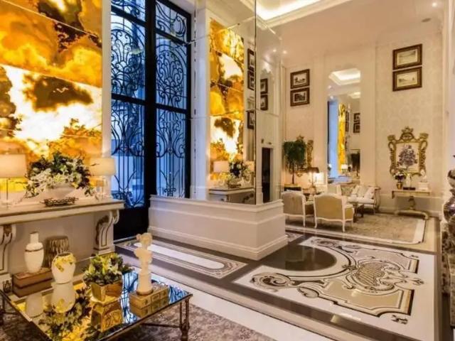Casa / Sobrado para Venda em Balneário Camboriú/SC Centro 4 Quartos