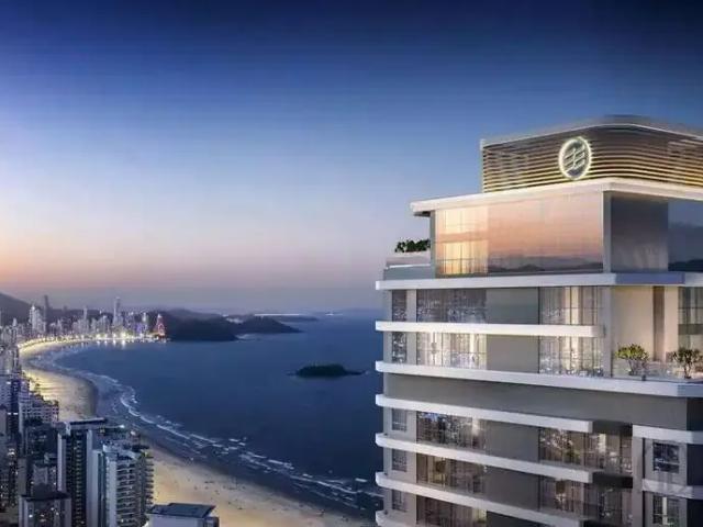 Casa / Sobrado para Venda em Balneário Camboriú/SC Centro 4 Quartos