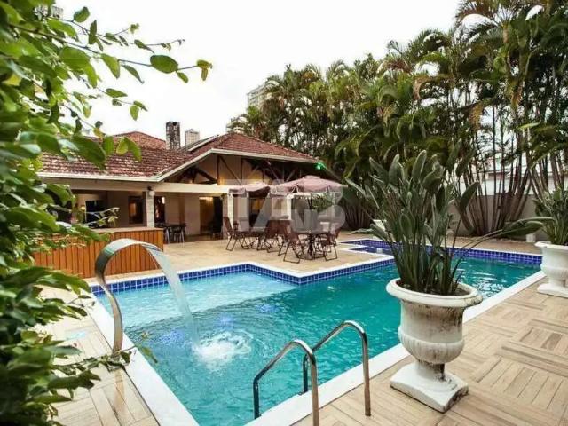 Casa / Sobrado para Venda em Balneário Camboriú/SC Centro 6 Quartos