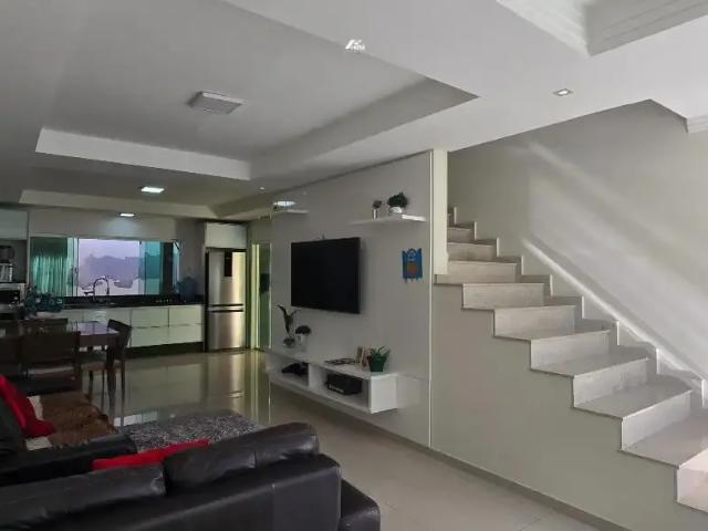 Casa / Sobrado para Venda em Balneário Camboriú/SC Municípios 3 Quartos