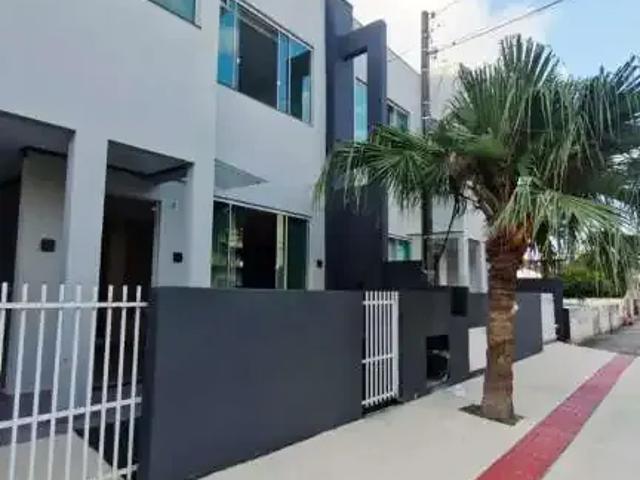 Casa / Sobrado para Venda em Balneário Camboriú/SC Municípios 4 Quartos