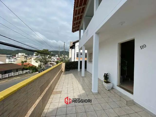 Casa / Sobrado para Venda em Balneário Camboriú/SC Nações 4 Quartos