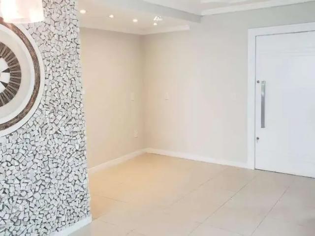 Casa / Sobrado para Venda em Balneário Camboriú/SC Nações 5 Quartos