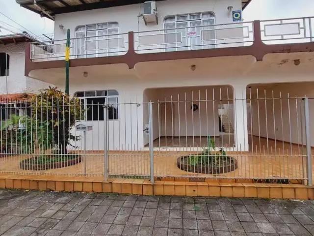 Casa / Sobrado para Venda em Balneário Camboriú/SC Nações 5 Quartos