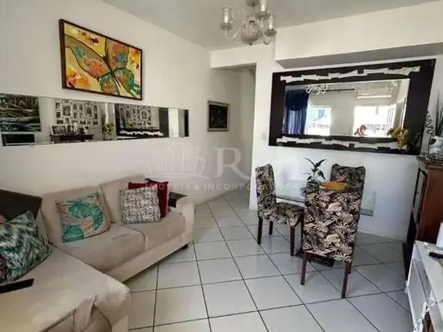 Casa / Sobrado para Venda em Balneário Camboriú/SC Nações 2 Quartos
