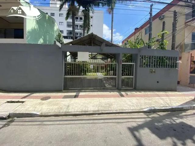 Casa / Sobrado para Venda em Balneário Camboriú/SC Nações 2 Quartos