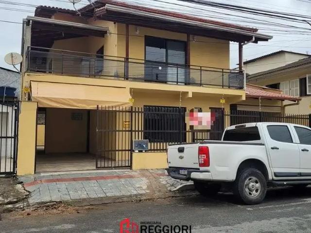 Casa / Sobrado para Venda em Balneário Camboriú/SC Nações 3 Quartos