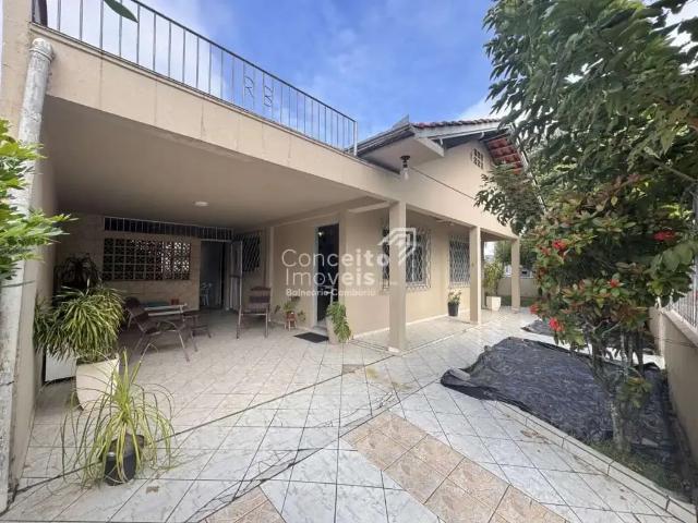 Casa / Sobrado para Venda em Balneário Camboriú/SC Nações 3 Quartos