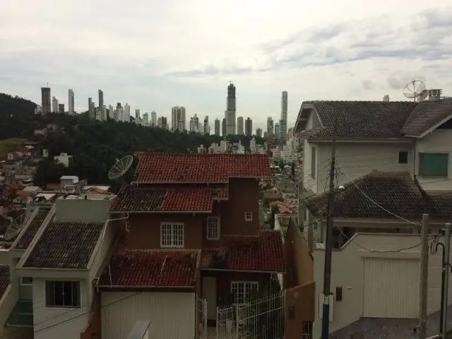 Casa / Sobrado para Venda em Balneário Camboriú/SC Nações 3 Quartos