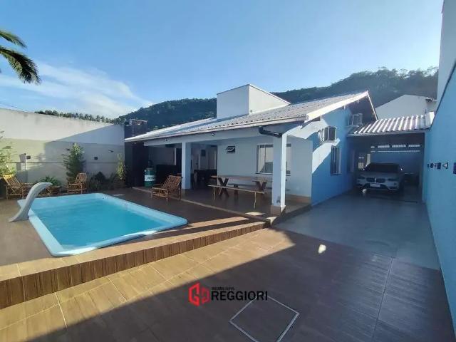 Casa / Sobrado para Venda em Balneário Camboriú/SC Nova Esperança 3 Quartos