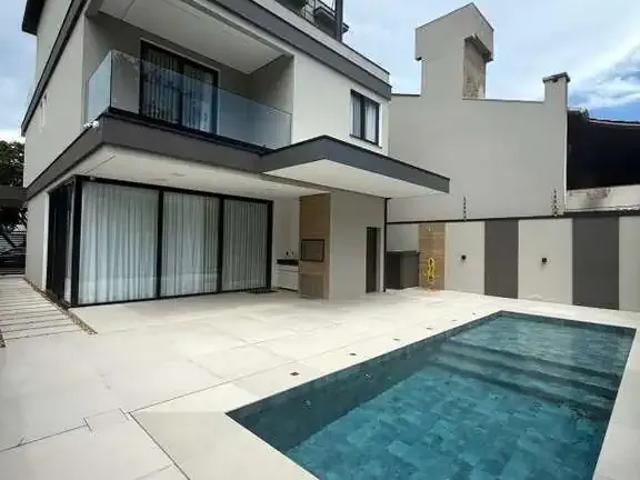Casa / Sobrado para Venda em Balneário Camboriú/SC Praia das Taquaras 4 Quartos