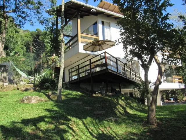 Casa / Sobrado para Venda em Balneário Camboriú/SC Praia do Estaleiro 3 Quartos
