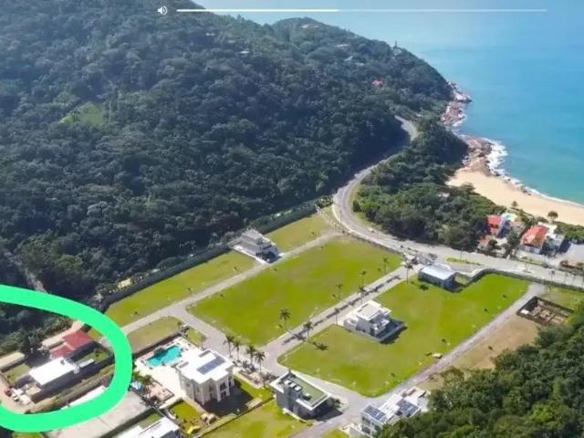 Casa / Sobrado para Venda em Balneário Camboriú/SC Praia do Estaleirinho 3 Quartos