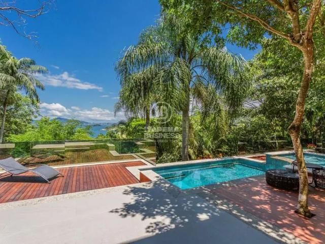 Casa / Sobrado para Venda em Balneário Camboriú/SC Praia do Estaleirinho 4 Quartos