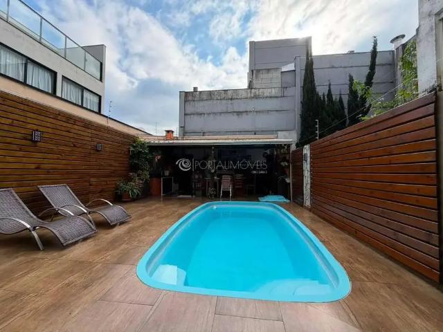 Casa / Sobrado para Venda em Balneário Camboriú/SC Praia dos Amores 3 Quartos