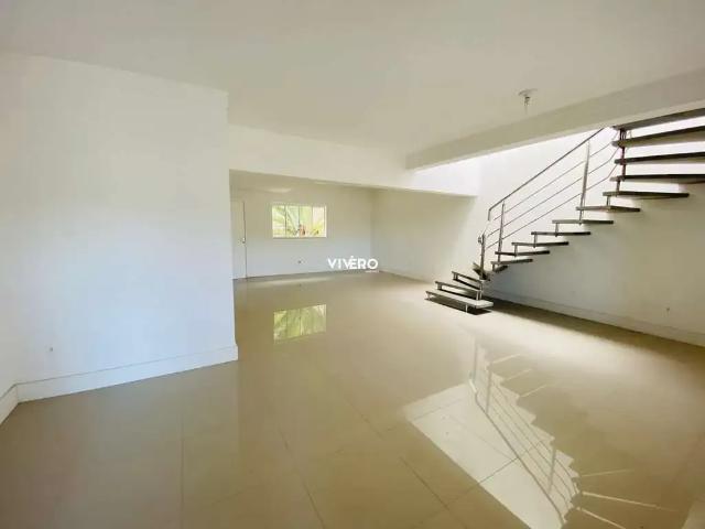 Casa / Sobrado para Venda em Balneário Camboriú/SC Praia dos Amores 3 Quartos