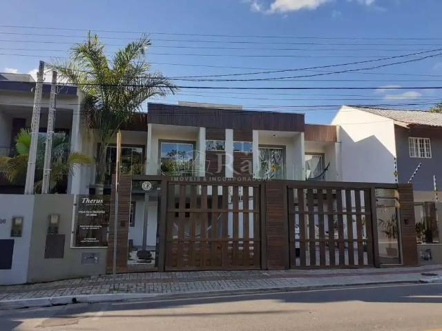 Casa / Sobrado para Venda em Balneário Camboriú/SC Praia dos Amores 3 Quartos