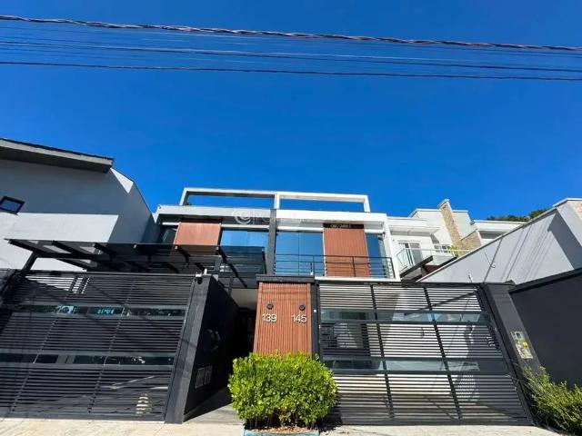 Casa / Sobrado para Venda em Balneário Camboriú/SC Praia dos Amores 4 Quartos